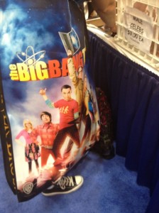 Comic-Con Fashion: Jaw-Dropping Costumes Made From the Free Tote Bags ...